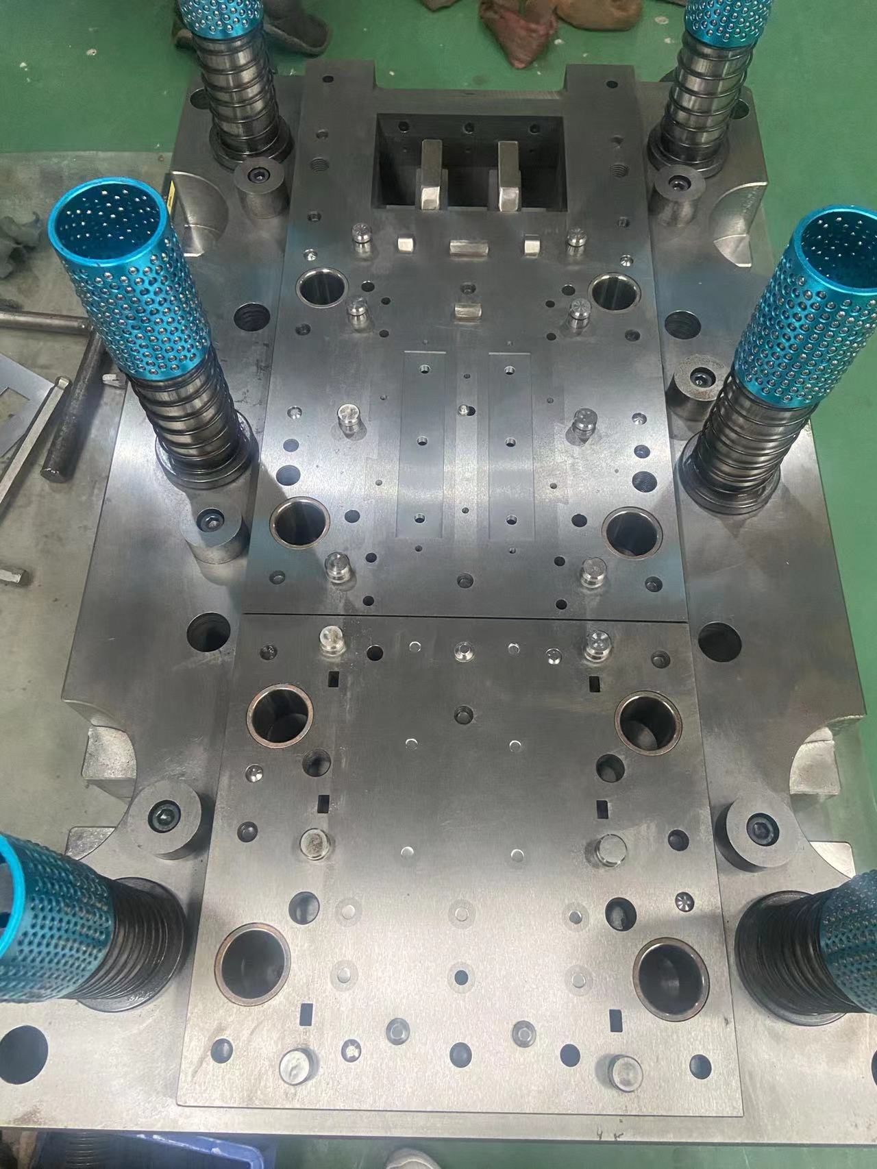 EI lamination progressive die